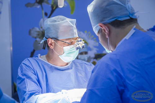 Simultaneous operation for the treatment of the carotid arteries ...